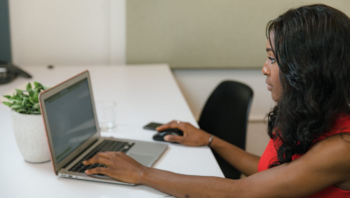 How To Start Online Writing in Kenya (As A Beginner) (2025)